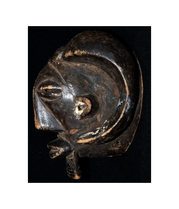 Beau et ancien petit masque Tchokwe R.D.C.